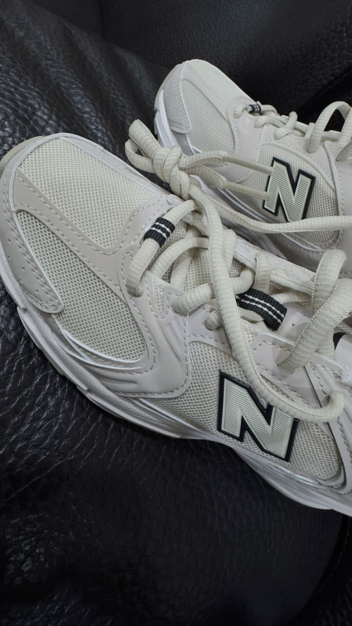 #發問 NB 530系列 奶茶色復古運動鞋-MR530SH 鞋體發黃問題 - 球鞋板 | Dcard