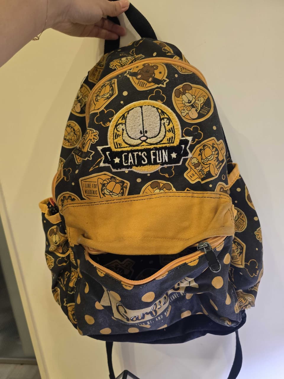 #我要賣 #我要賣 10元起後品牌背包（加菲貓，Hershel，雲門舞集……） - 二手交易板 | Dcard