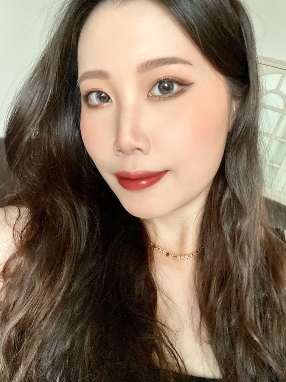 分享 掌握高級感妝容關鍵 輕煙燻眼妝修容腮紅畫法上妝小秘訣💓 美妝板 Dcard