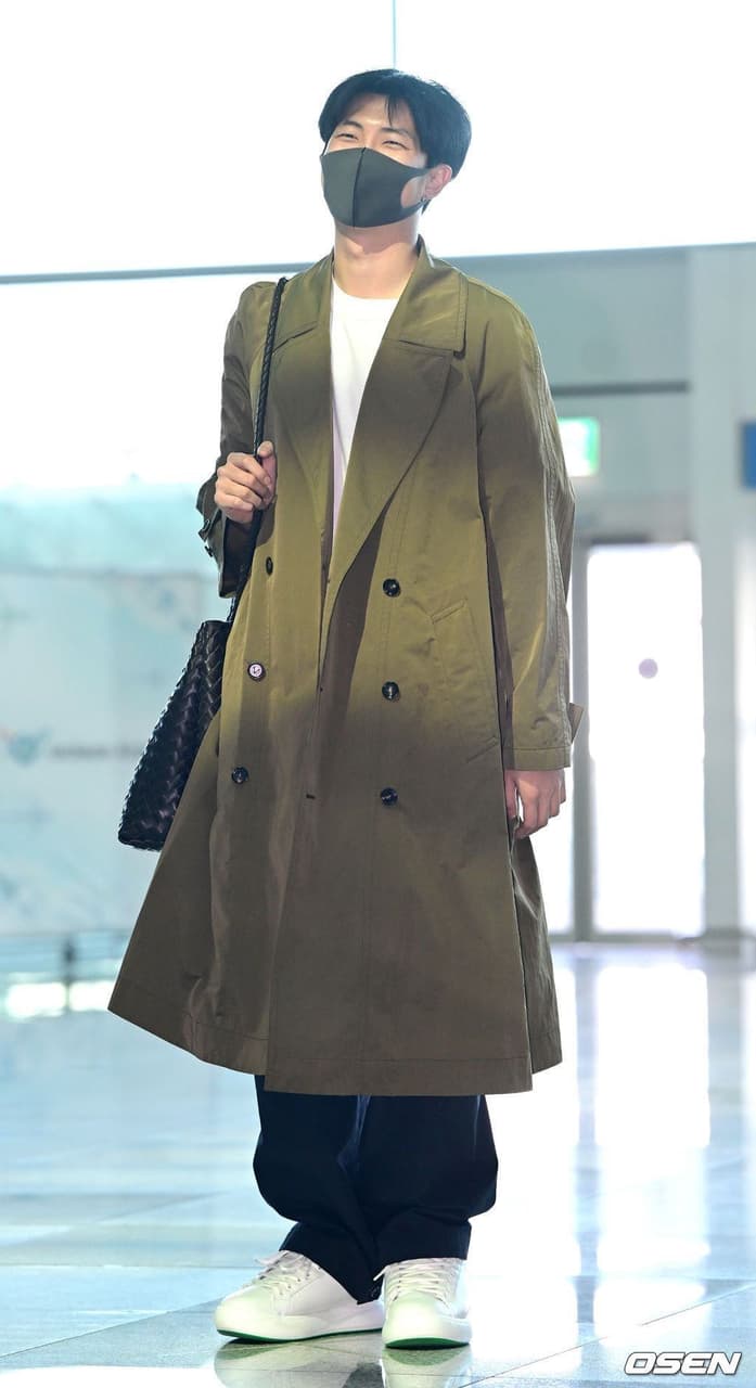 #分享 參加Bottega Veneta時裝秀而前往米蘭的防彈少年團RM - BTS板 | Dcard