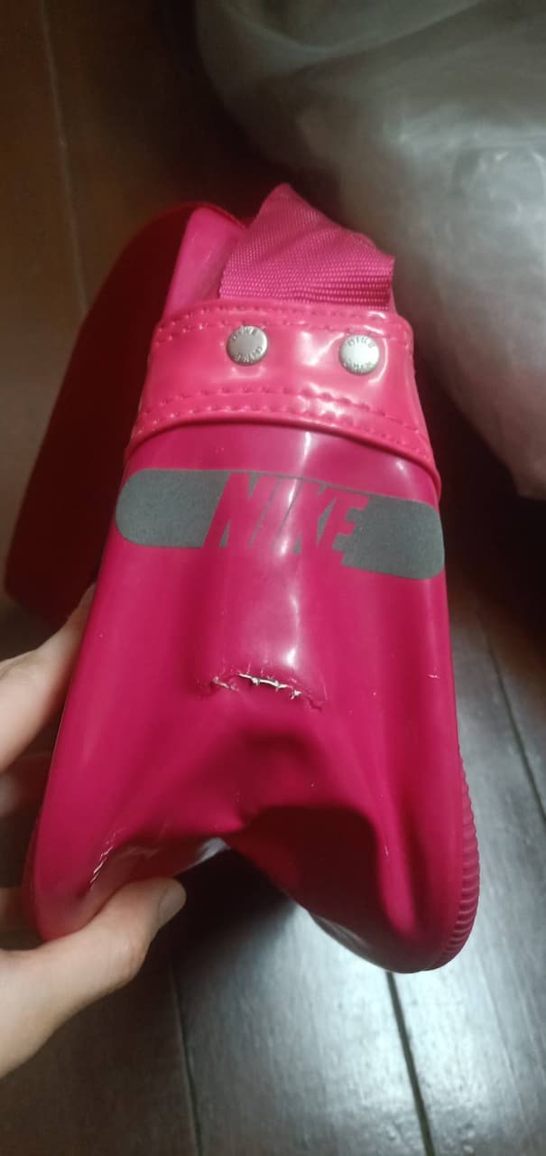 #我要賣 已售全新 正版NIKE斜背包（實體店買的） - 二手交易板 | Dcard