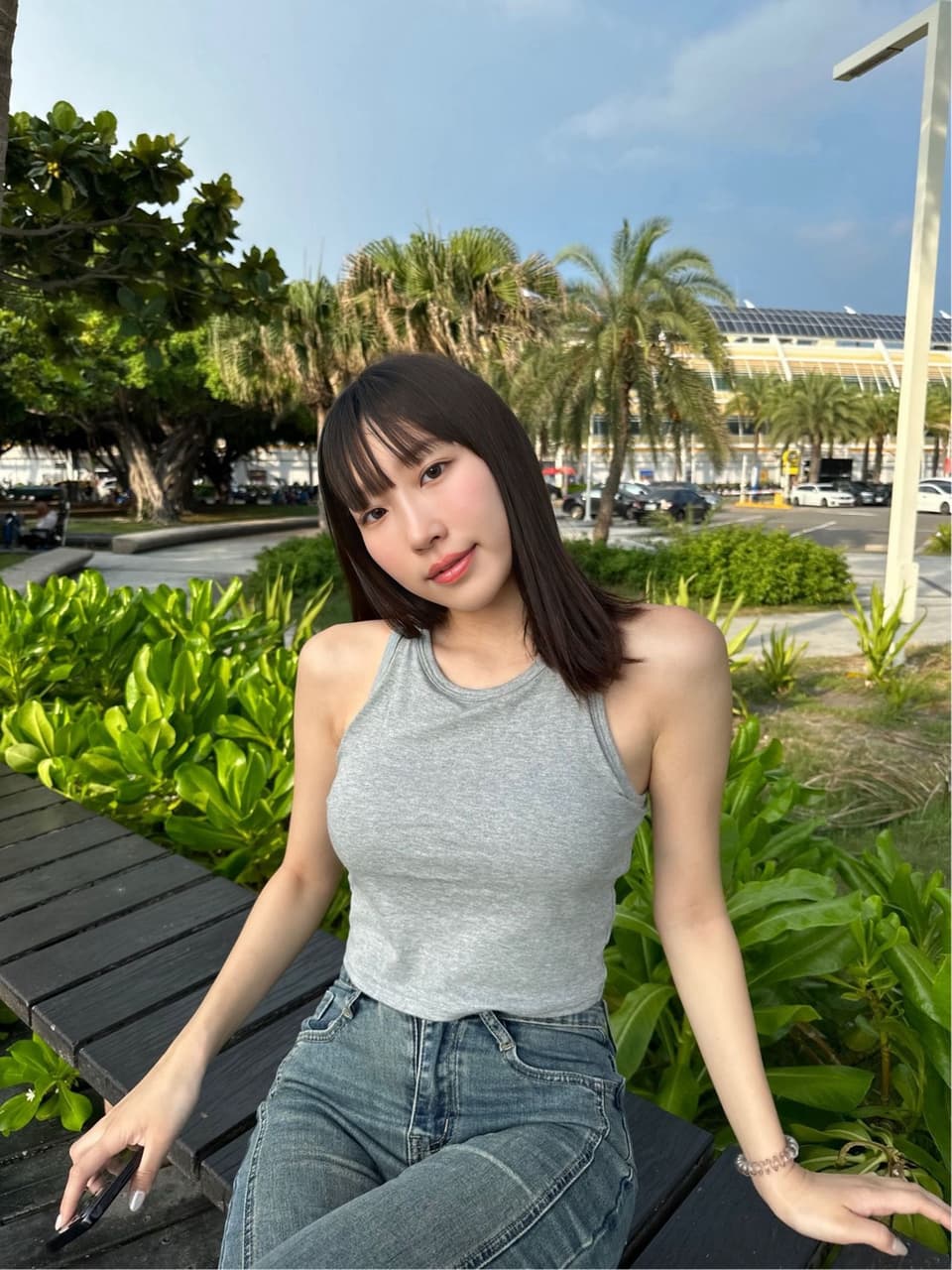 Banana Pie 經典削肩涼感背心BRA TOP🩶 - 炙燒起司鮮蝦 (@yujing.) | Dcard