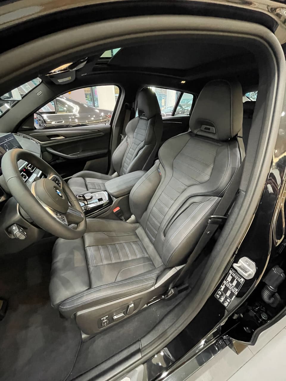 BMW X4 30i 鉑金版 - 汽車板 | Dcard