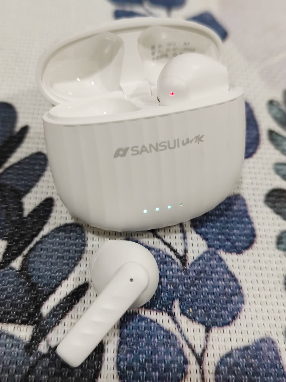 超級推薦的無線藍芽耳機 - 一起京東剁手手 (@f310) | Dcard