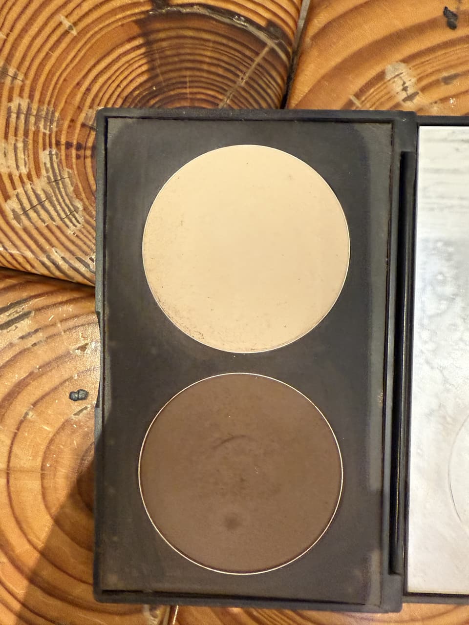 想知道平胸如何變出乳溝嗎？ - 🏳️‍⚧️Victoria🏳️‍🌈 (@victoriachen_99) | Dcard