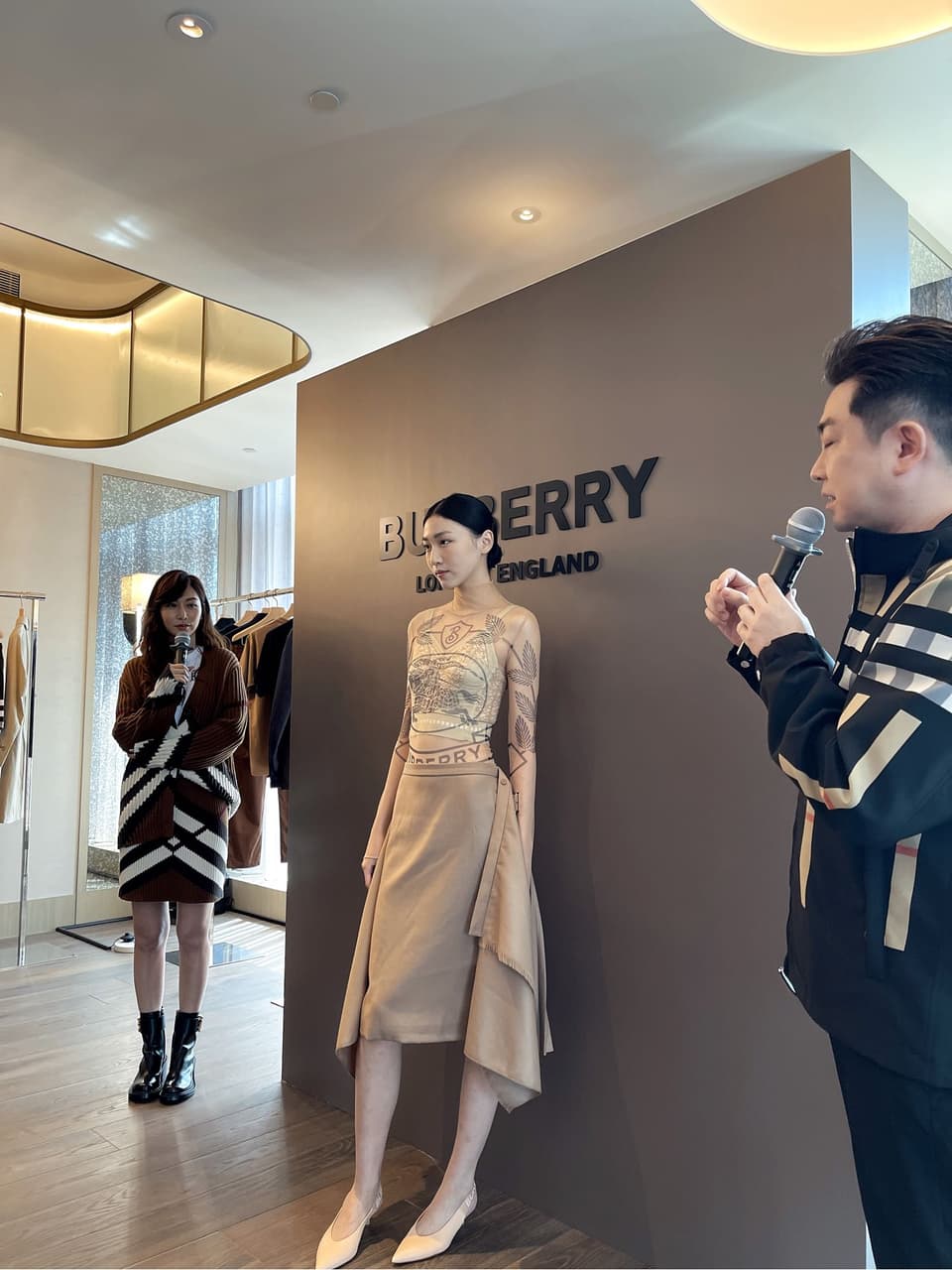 #分享 洲際總統套房裡的時裝秀 feat. Burberry - 精品板 | Dcard