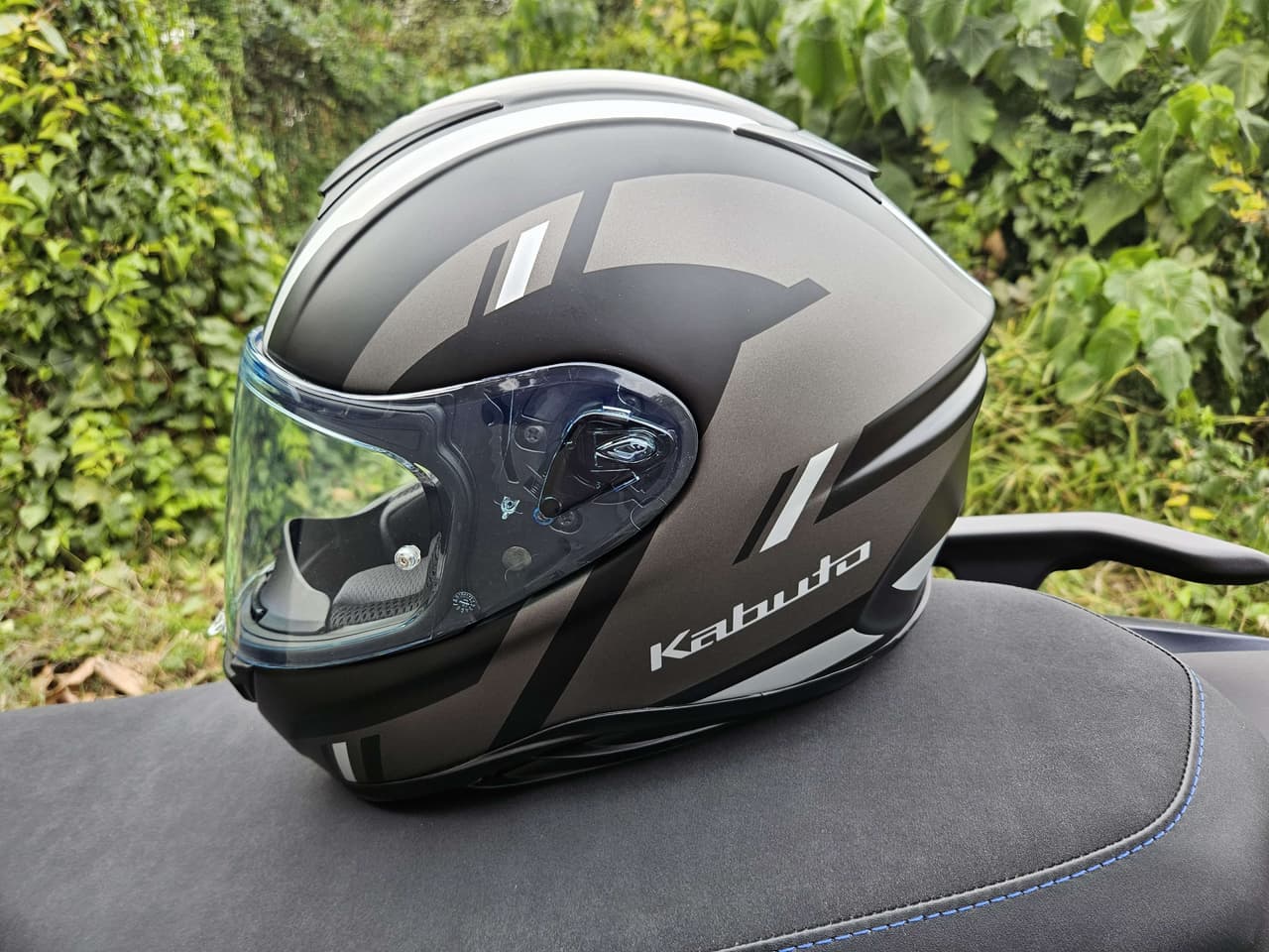 #部品分享 【開箱】OGK Kabuto Aeroblade 6 DYNA 開箱 & 使用心得 - 機車板 | Dcard