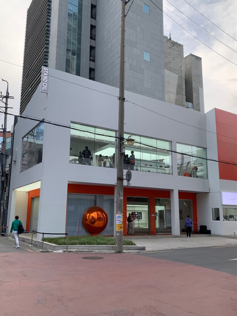 #分享 韓國小眾品牌Stand oil首爾實體線下店🕯️+人氣包款實背穿搭🩰 - 穿搭板 | Dcard