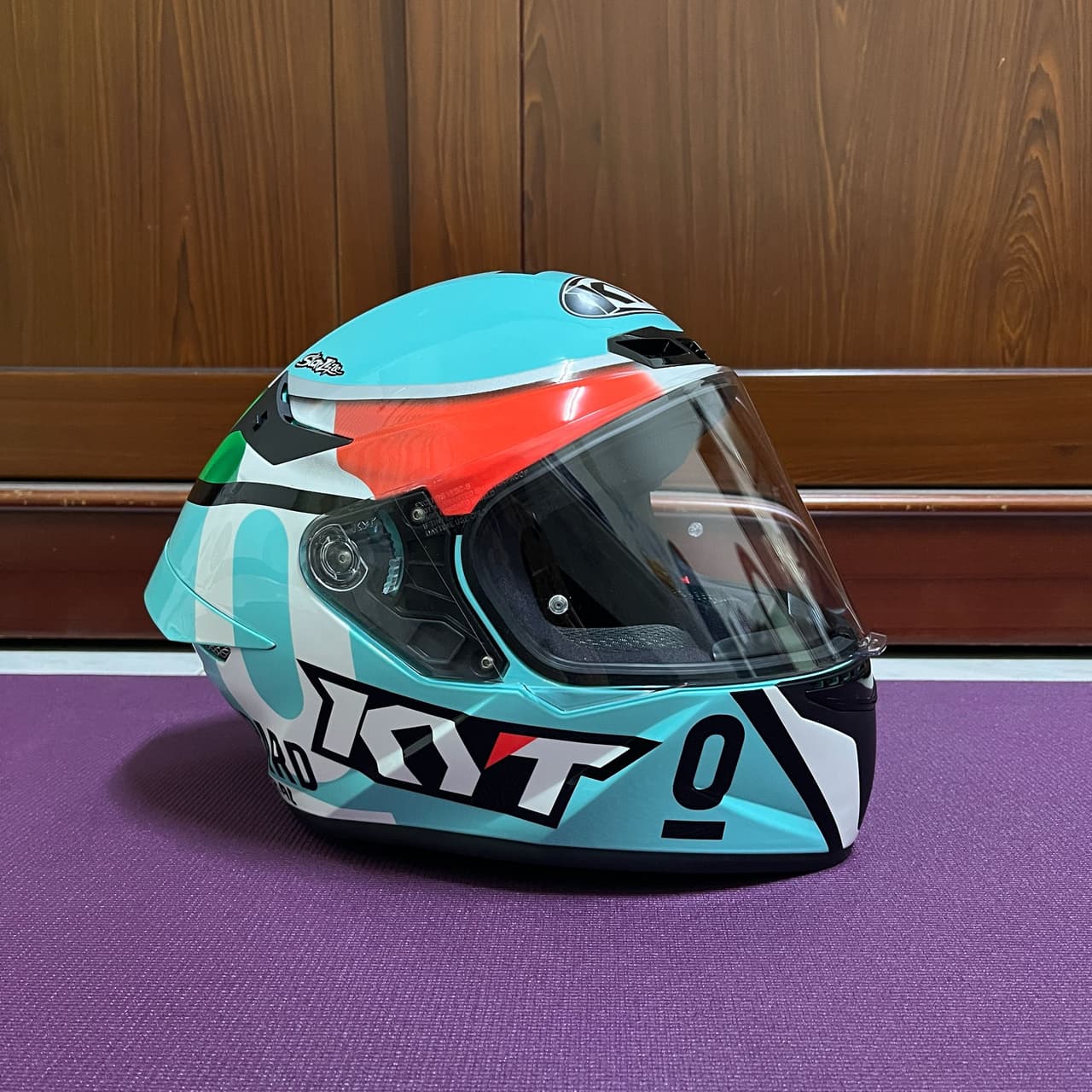 #我要賣 （已售）KYT 選手彩繪 全罩式安全帽 - 二手交易板 | Dcard