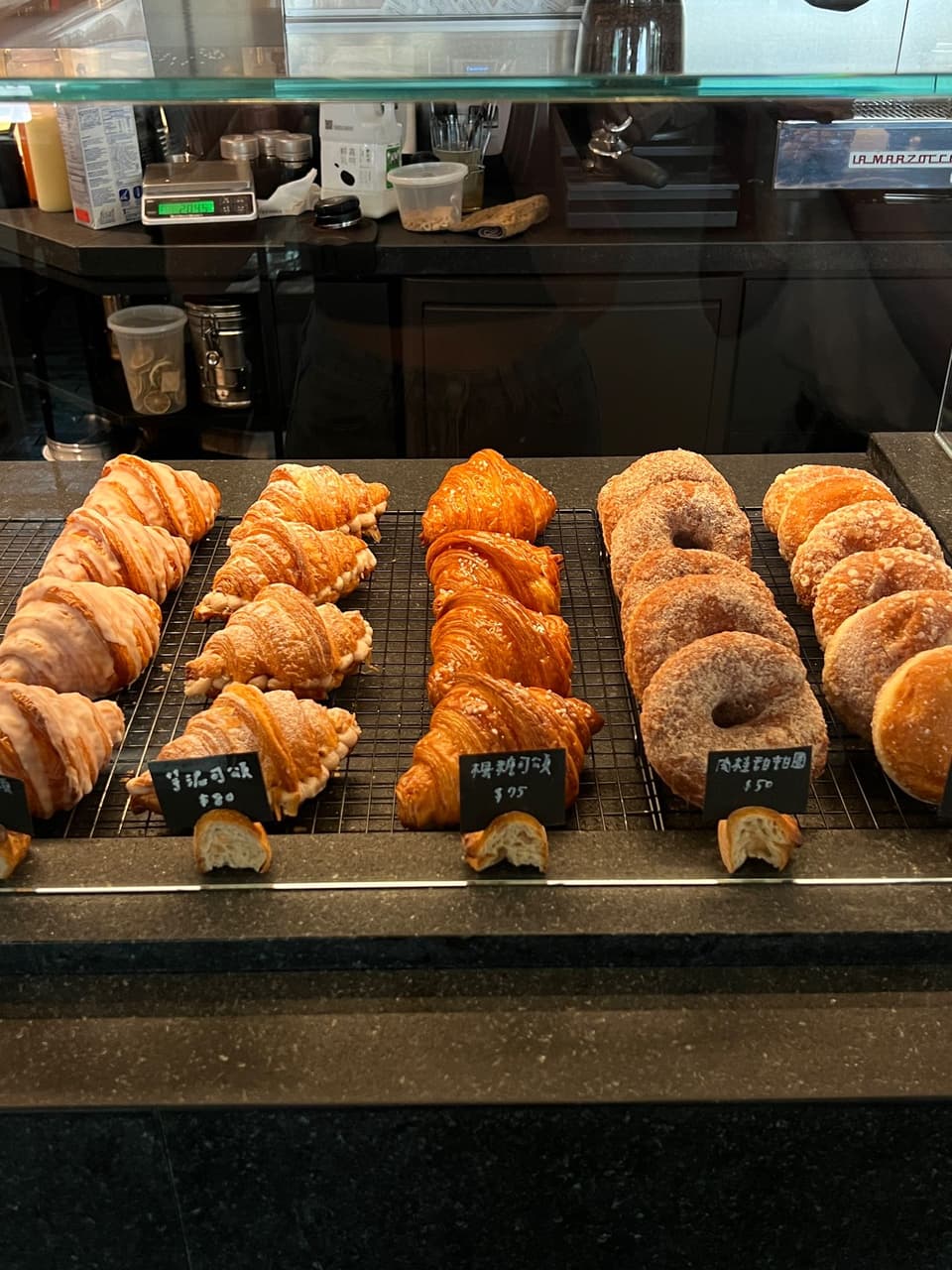 新開幕的厲害咖啡廳｜Moon Baking - 美食板 | Dcard