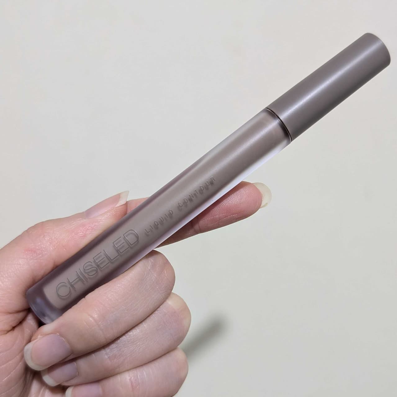 #開箱 終於有MIT品牌出液體修容啦！Solone 修修小顏修容液 #02 #岩棕 - 美妝板 | Dcard