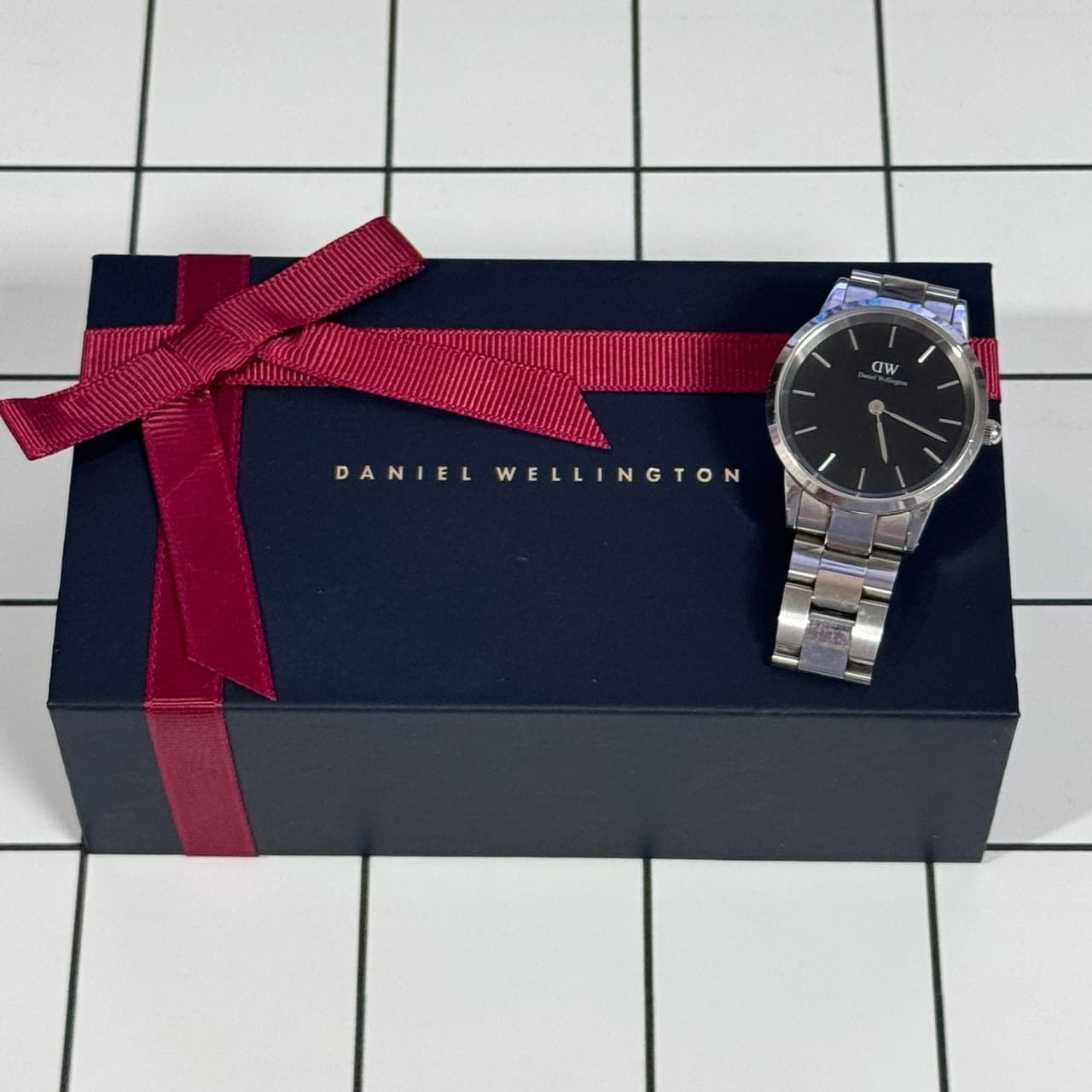 #我要賣 DW 36mm精鋼中性錶（已售出） - 二手交易板 | Dcard