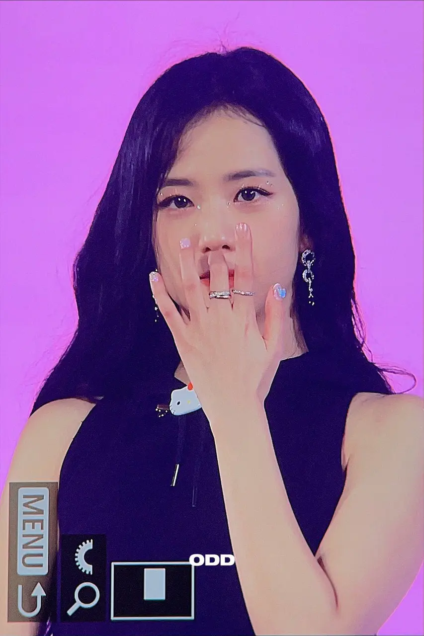 #分享 Jisoo首爾最終場片段&圖片💗 - BLACKPINK板 | Dcard