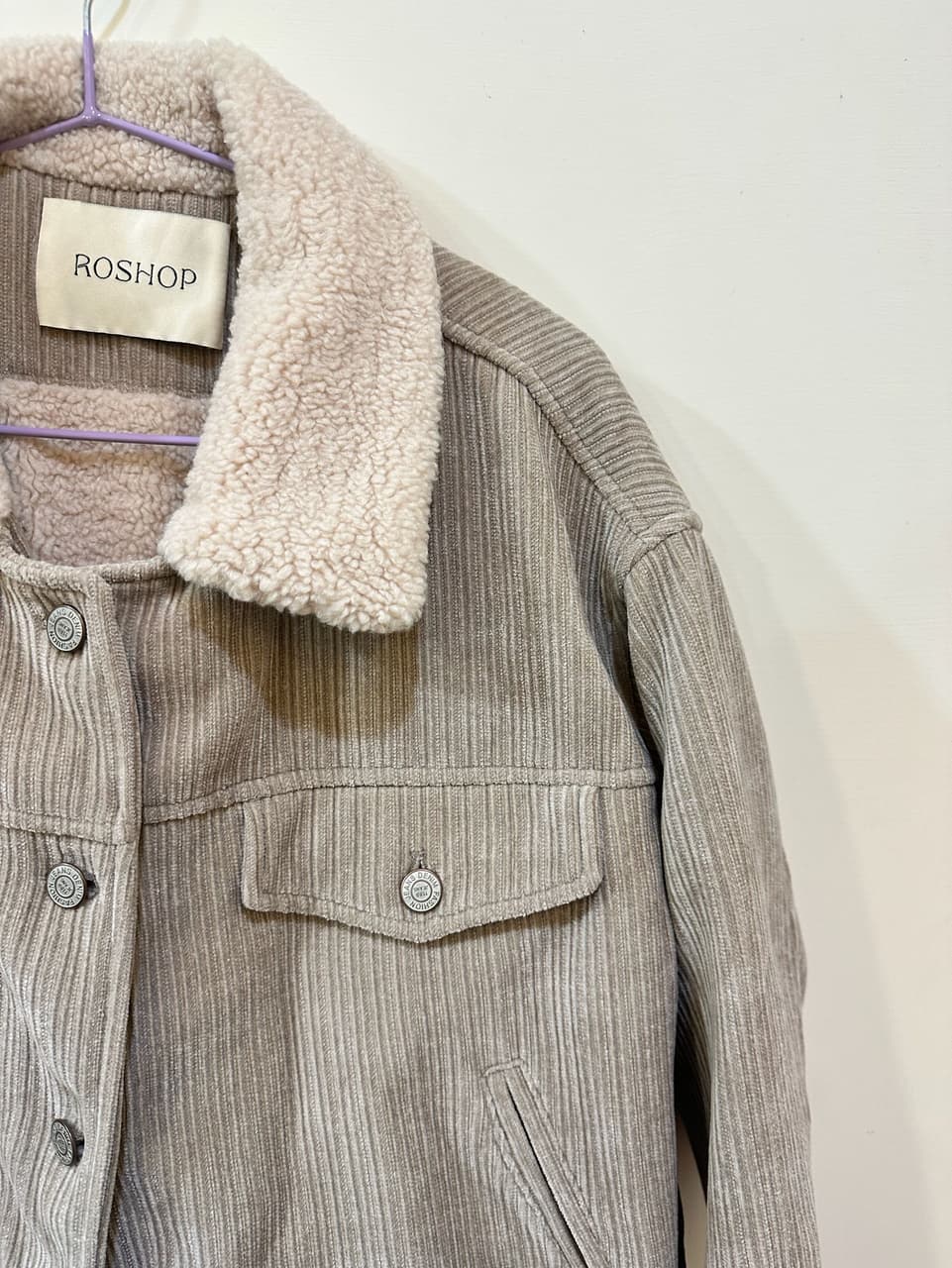 #我要賣 售出 Roshop燈芯絨外套 全新 - 二手交易板 | Dcard