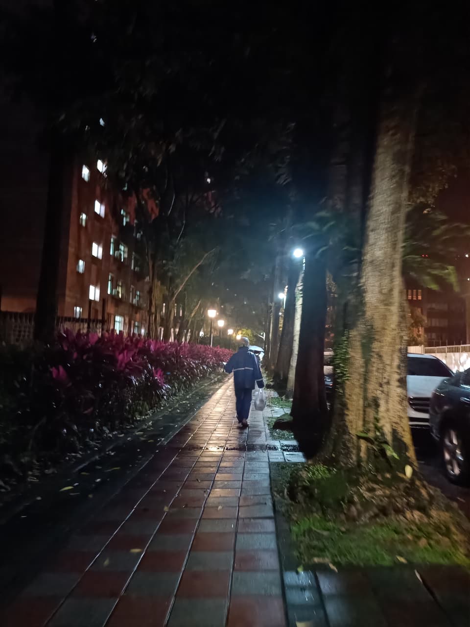 自強九舍3樓的同學 你的ubereats在山下迷路了 政治大學板 Dcard