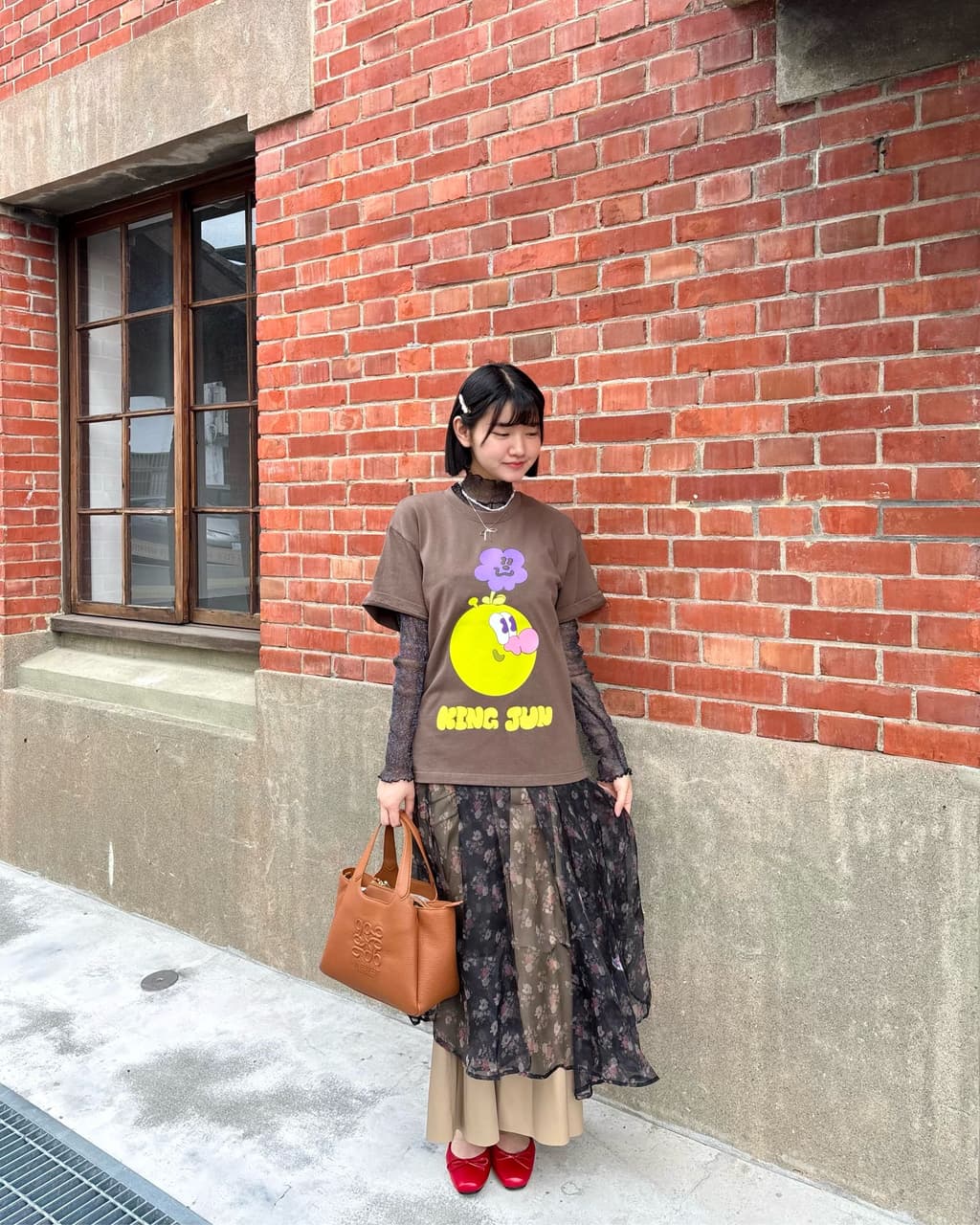 #開箱 ViewFinder 落肩短袖｜BT 聯名款穿搭分享 - 岑 (@tsen_162) | Dcard