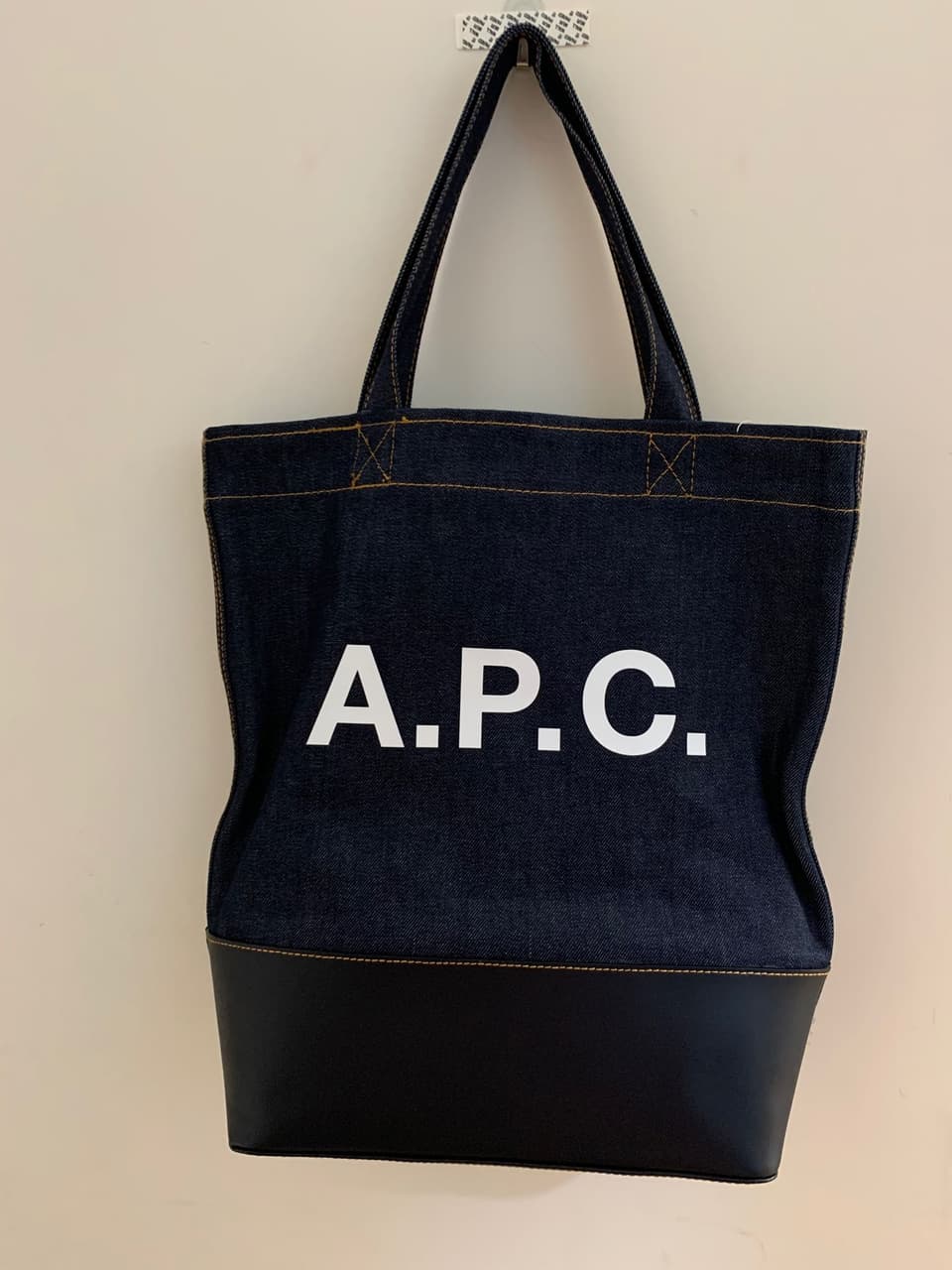 #分享 APC丹寧帆布袋 - 穿搭板 | Dcard