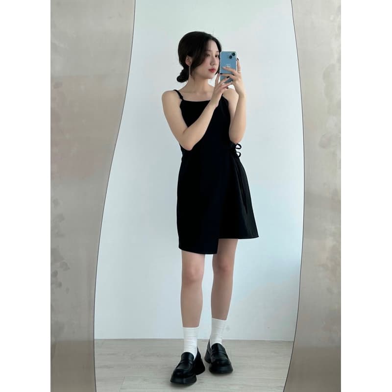 #推薦 三件短洋裝👗小隻女約會穿搭💗上班、旅遊穿搭 - 芝芝｜購物芝旅 (@hannee) | Dcard