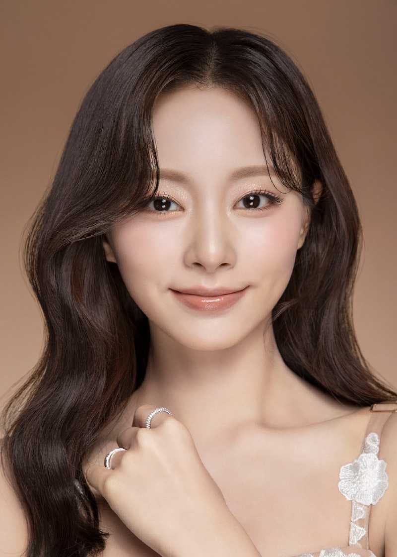 #分享 子瑜xVisée 新廣告釋出！ - TWICE板 | Dcard