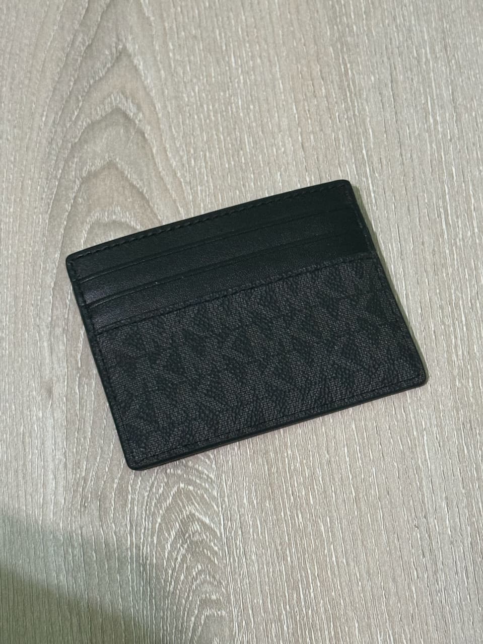 #我要賣 Michael Kors 卡夾 - 二手交易板 | Dcard