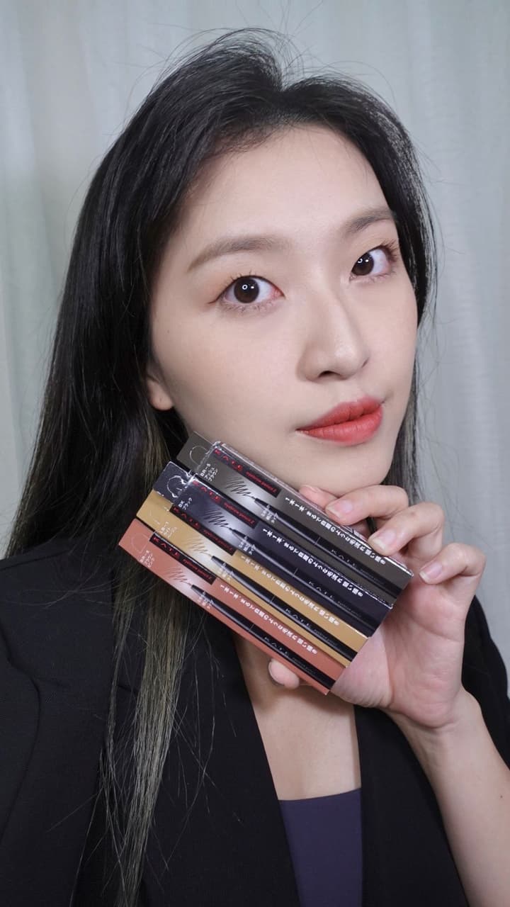 KATE 席捲各位錢包的新品出擊！欠包色的怪獸唇釉＆開架眉筆王者回歸#開箱大使 - 柴可夫斯吉 (@vera.w__) | Dcard