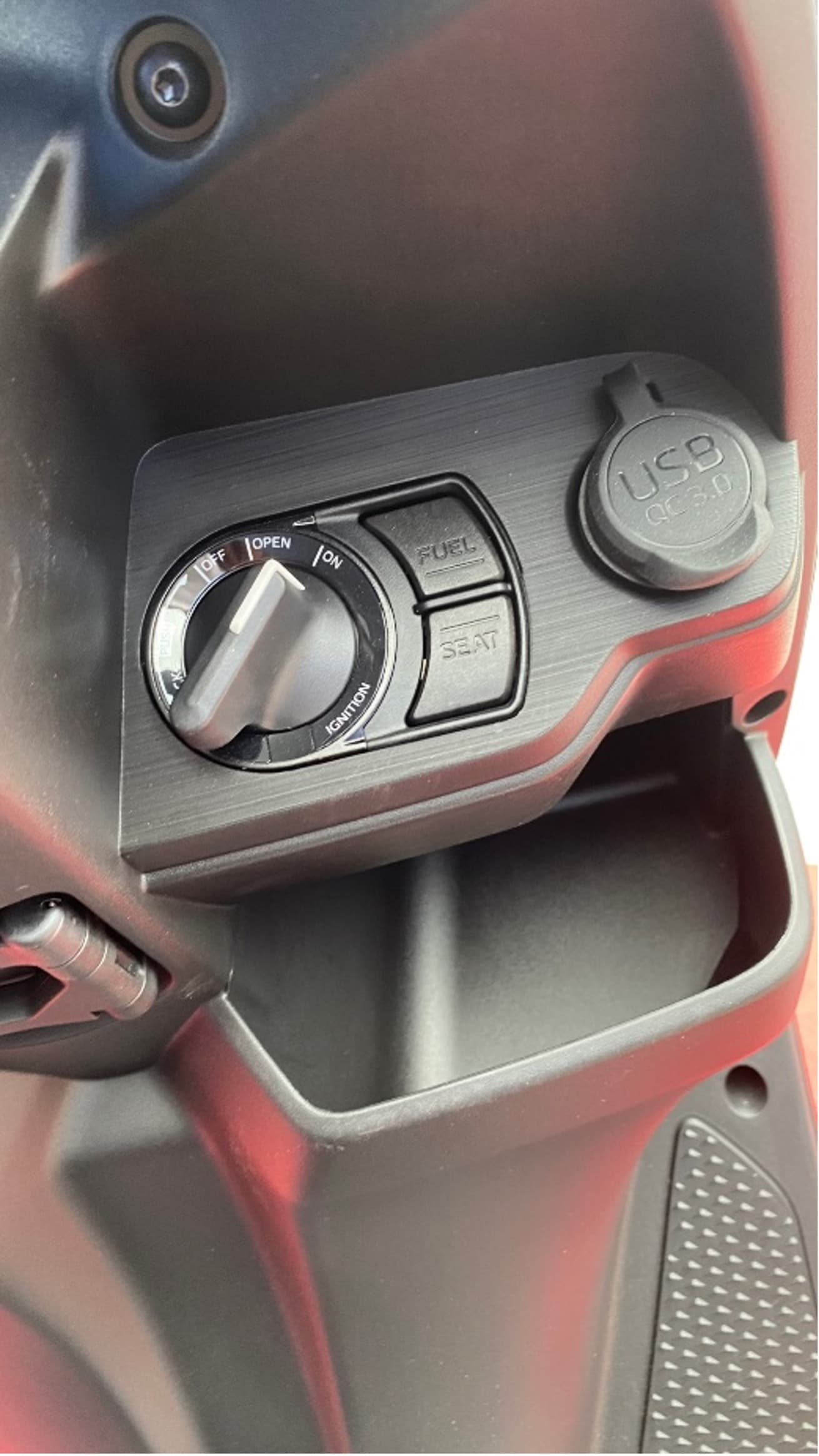 #車輛分享 Keyless勁六 輔大看到實車 - 機車板 | Dcard