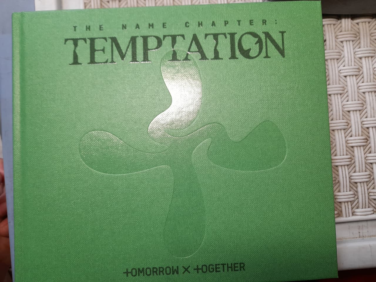 #心得 The Name Chapter: TEMPTATION 專輯開箱 - TOMORROW X TOGETHER板 | Dcard