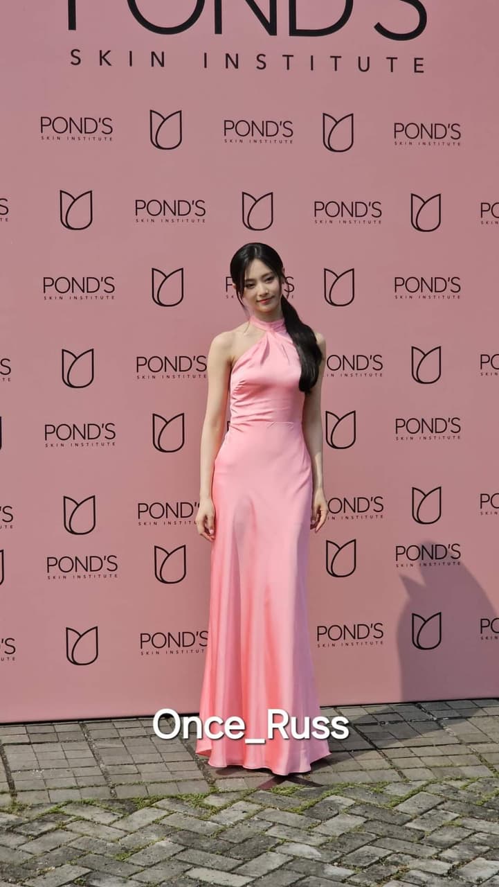 #分享 子瑜🦌今日出席印尼🇮🇩PONDS見面會美照🇹🇼🪽💙 - 韓星板 | Dcard