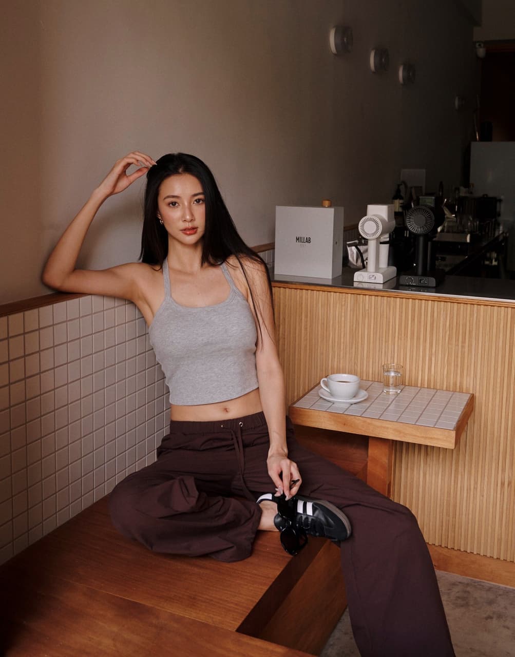 #我要賣 (售出）Mercci22 繞脖Bra背心 寶藍色 - 二手交易板 | Dcard