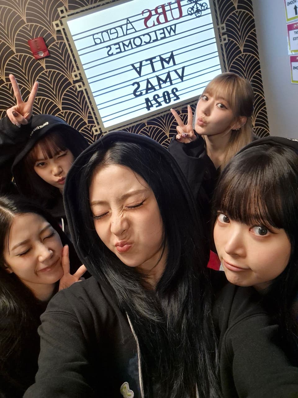 #影音 #情報 LE SSERAFIM VMA 預熱表演舞台&獲獎 - LE SSERAFIM板 | Dcard