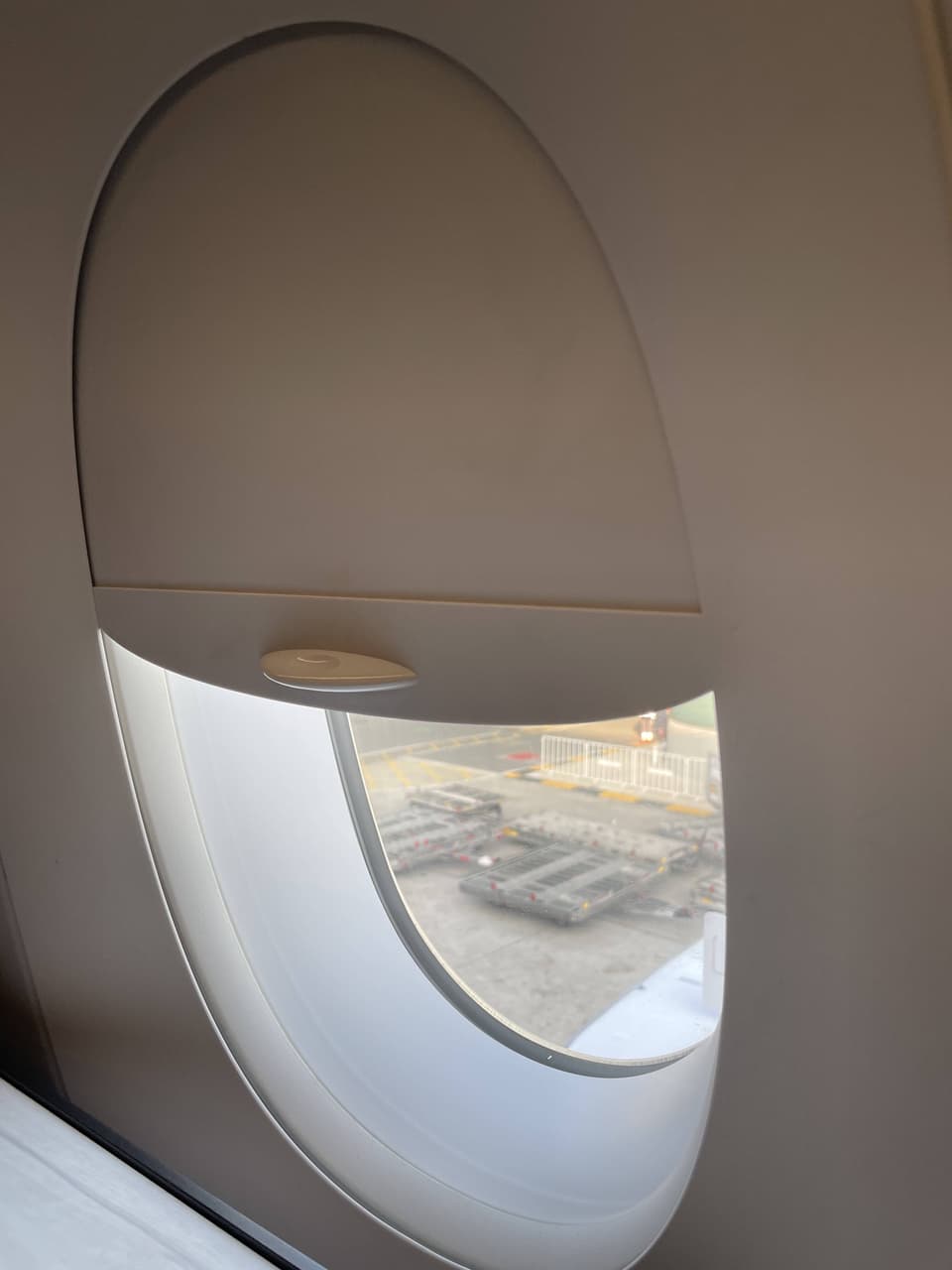 #飛行紀錄 卡達航空商務艙Qsuite QR701 DOH-JFK Part.1 - 航空板 | Dcard