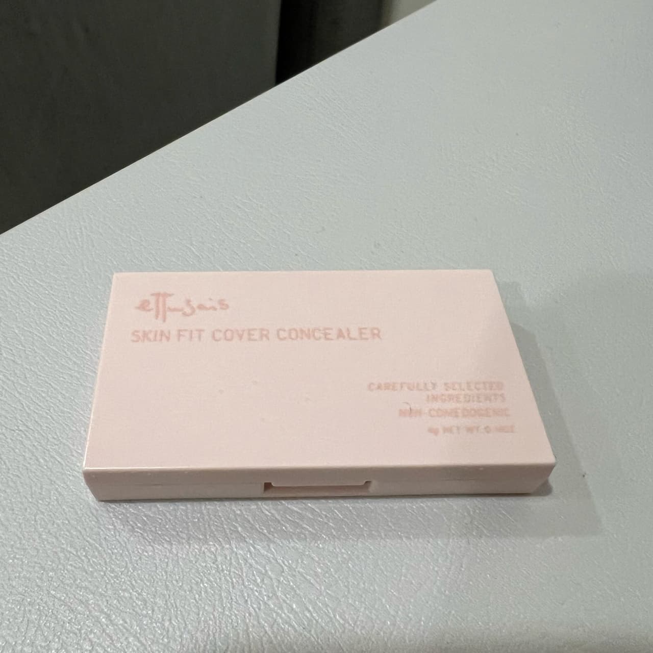 #我要賣 ettusais 艾杜紗 一抹隱形雙色遮瑕盤（已售出） - 二手交易板 | Dcard