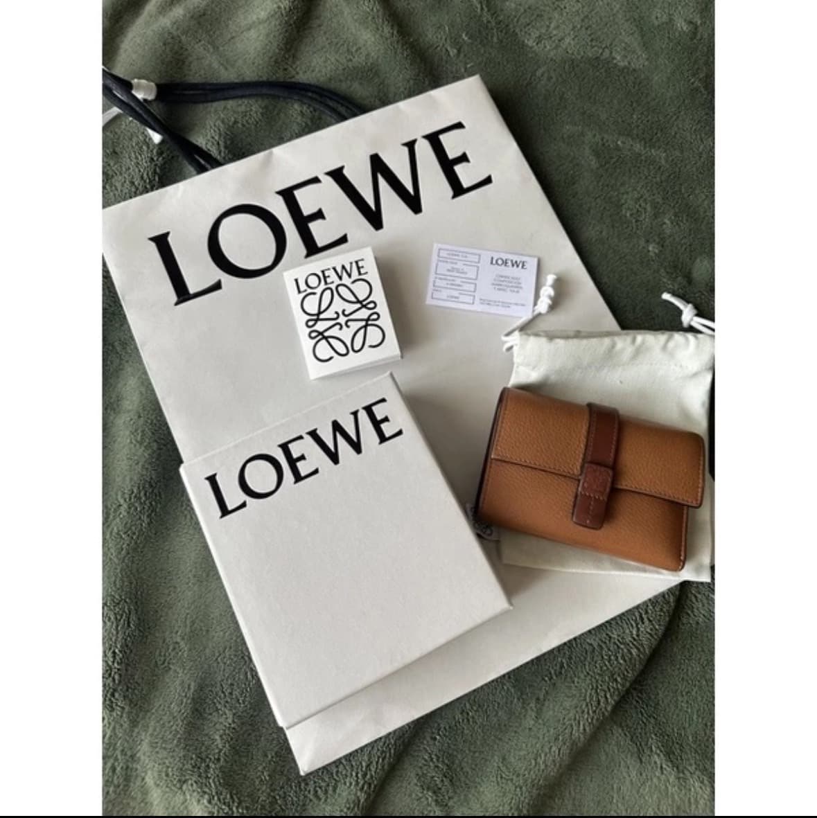 #我要賣 Chloe、Loewe 短夾 - 二手交易板 | Dcard