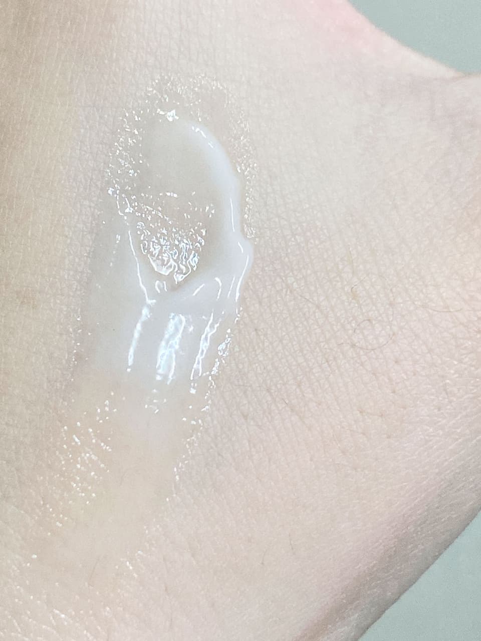 黑繃帶平替!開架最強撫紋霜 紫熨斗PRO 開箱! ft.巴黎萊雅 - 木木 (@dmlu) | Dcard