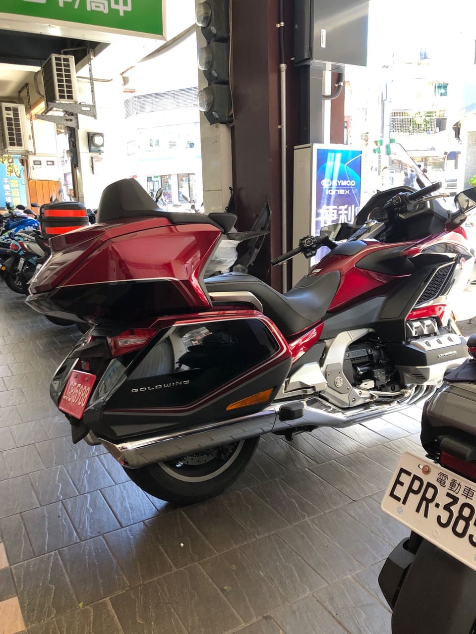 #紅牌 Hon…Honda有帥到 - 重機板 | Dcard