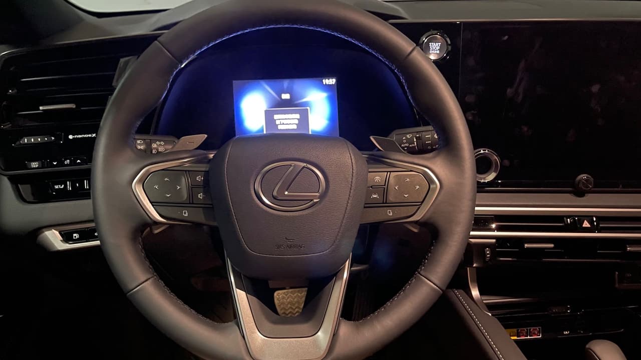 開箱 細節介紹RX350頂級版大改款 - 汽車板 | Dcard