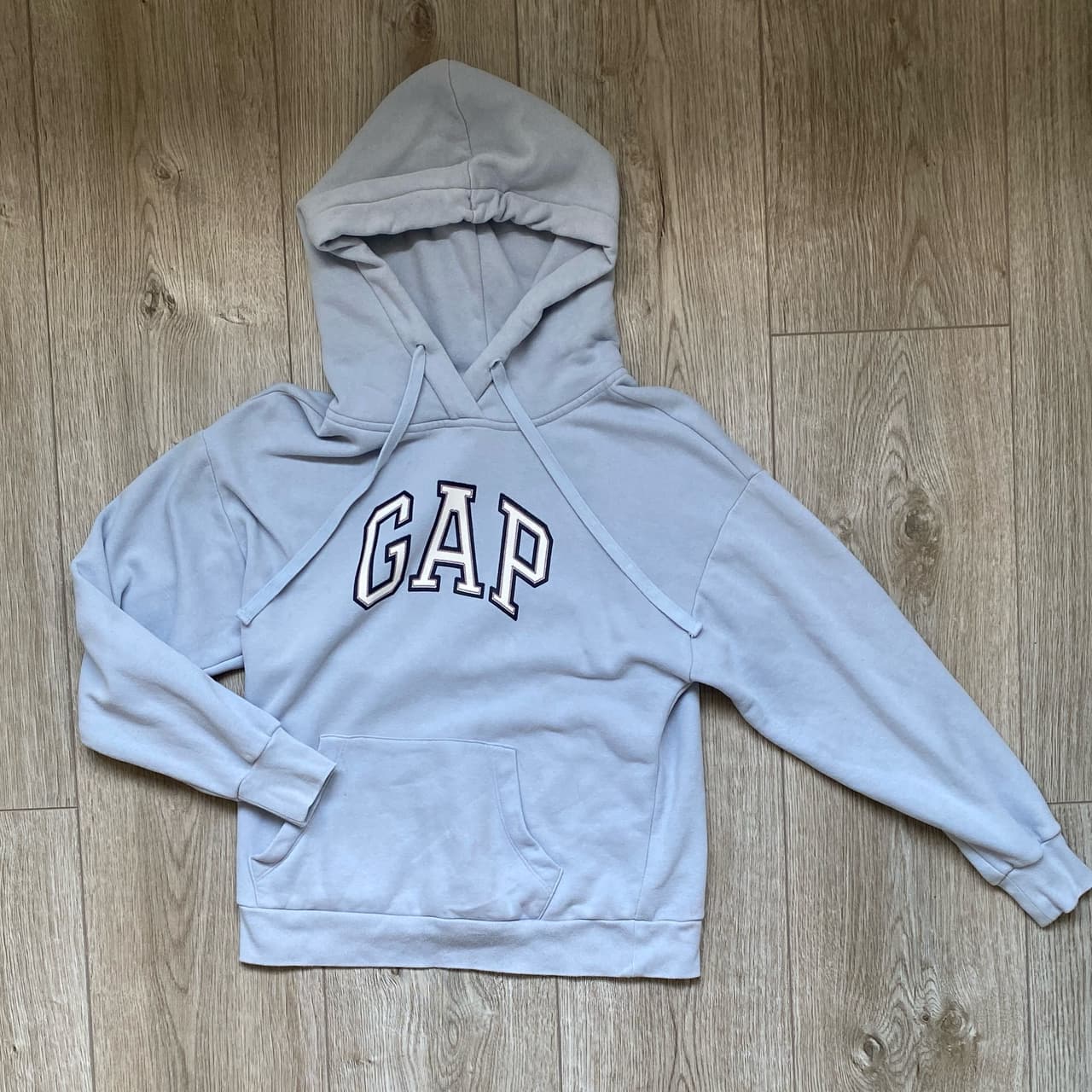 #我要賣 GAP女版寶寶藍/天空藍連帽T 連帽上衣 大學T - 二手交易板 | Dcard