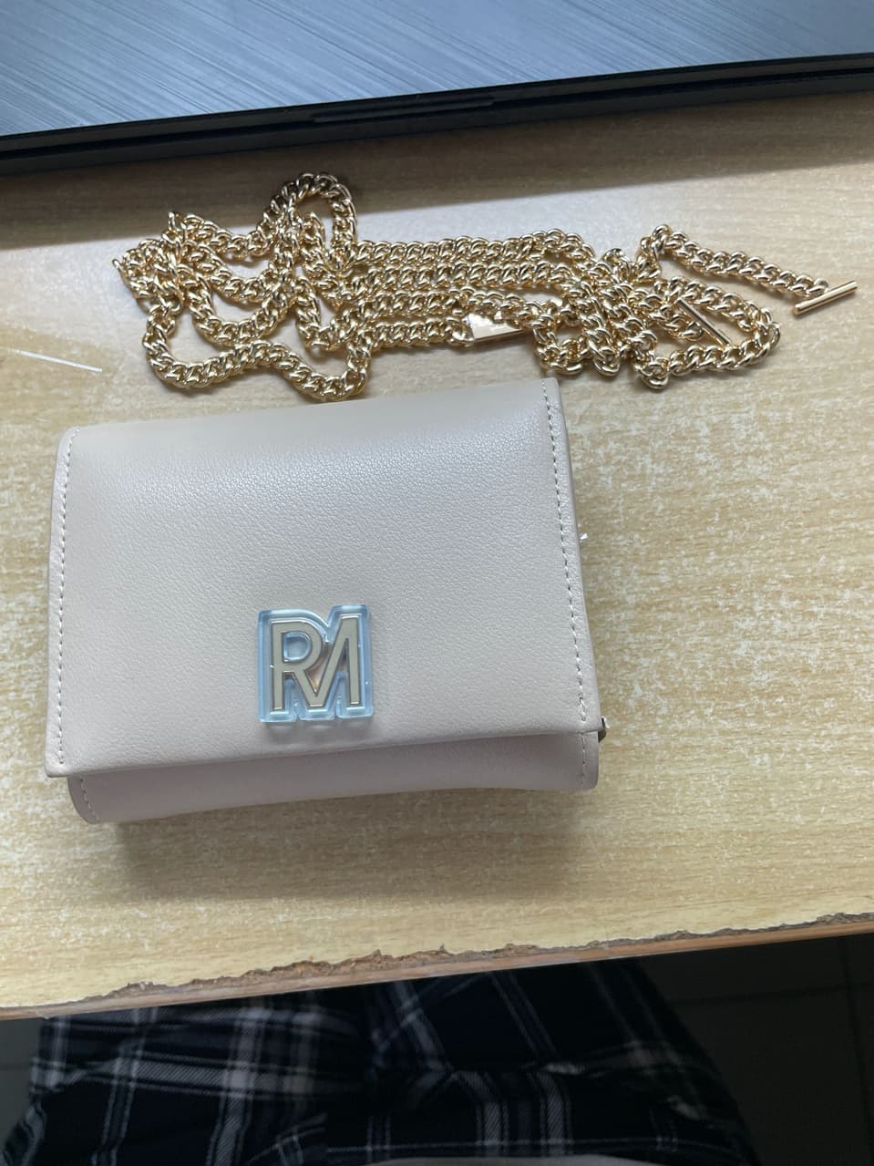 #我要賣 我要賣RM短夾、CK短夾 - 二手交易板 | Dcard