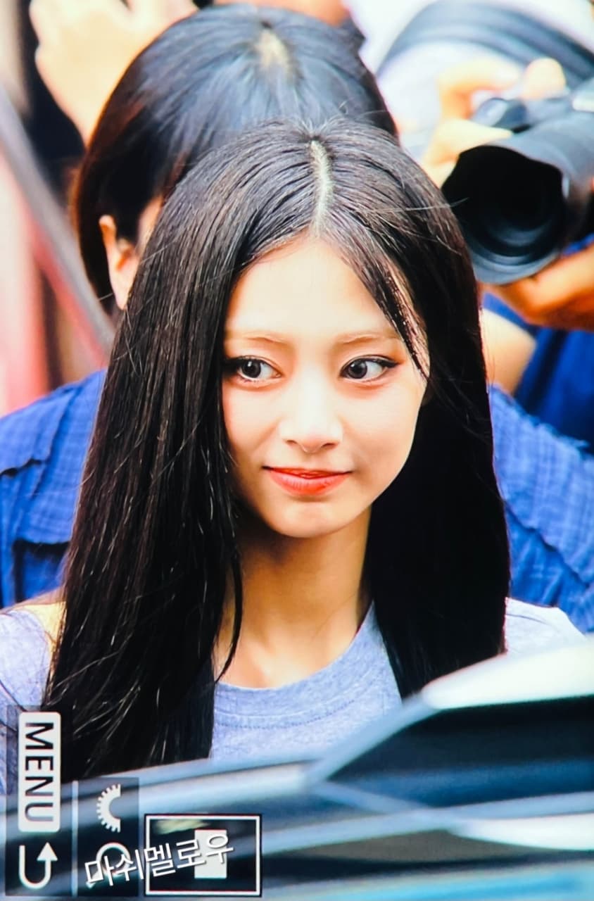 #分享 子瑜🦌今日音銀預錄美照💙 - TWICE板 | Dcard