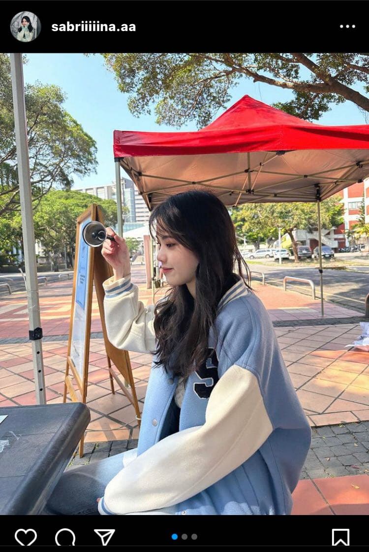 #詢問 Sabrina的藍色棒球外套！！ - 穿搭板 | Dcard