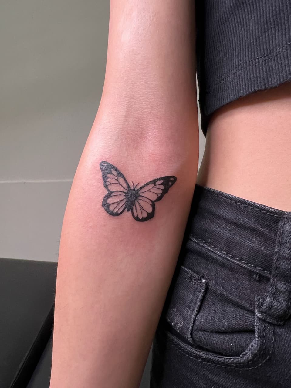 #黑白灰 每個人身上好像都要有一隻🦋 文青 小Tattoo - 刺青板 | Dcard