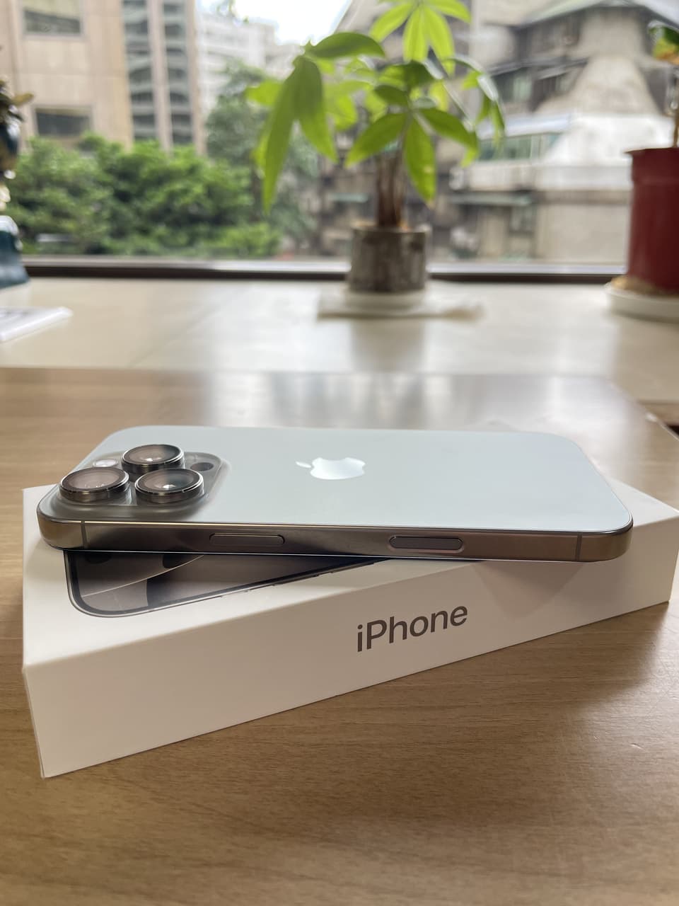 i16 pro 鈦原色開箱簡易心得＋配件分享 - 3C板 | Dcard