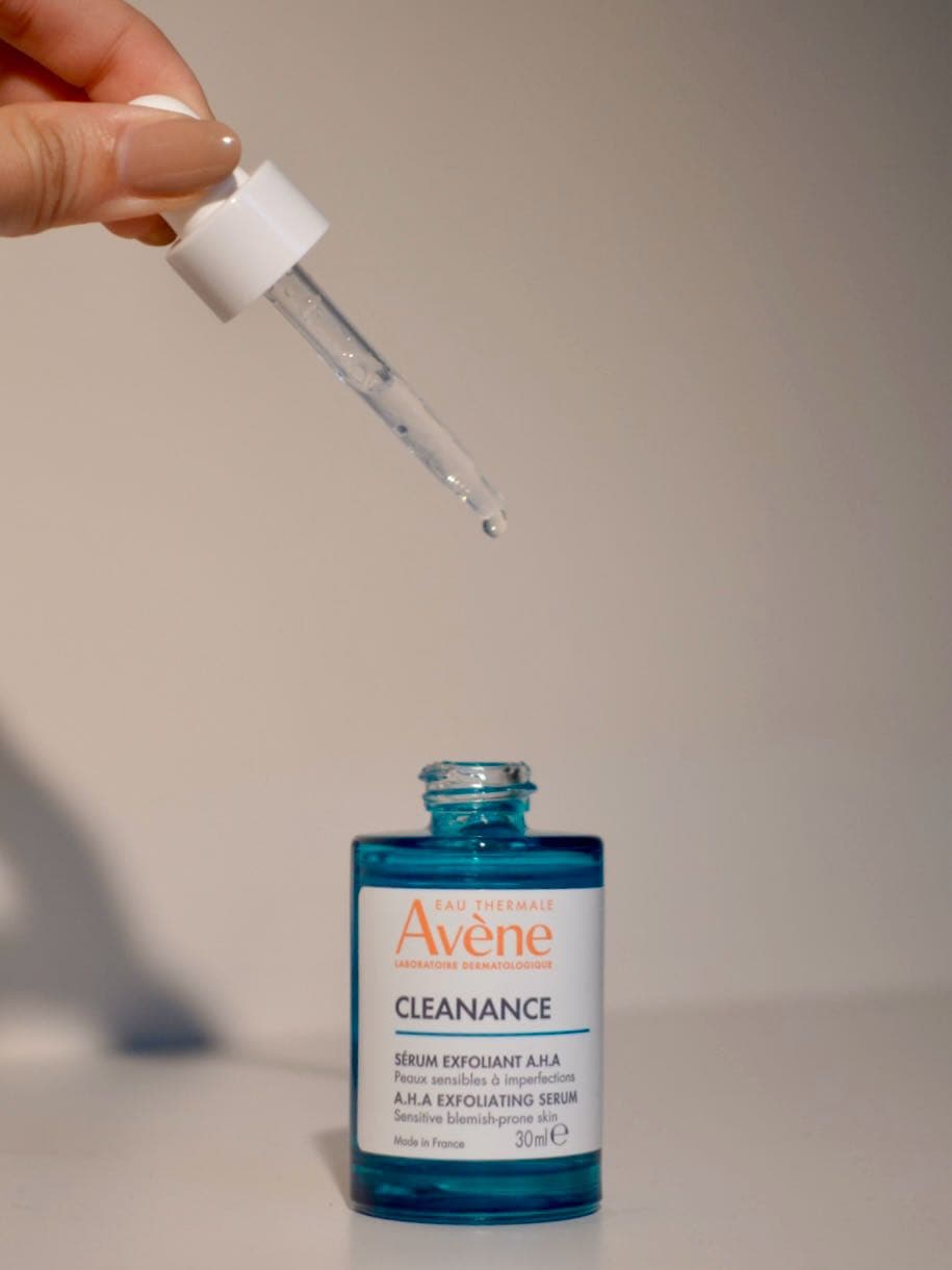 走過的爛臉路絕對不會讓你走🫶🏻雅漾AVENE 極效多重酸煥膚精萃💧 - 美妝板 | Dcard