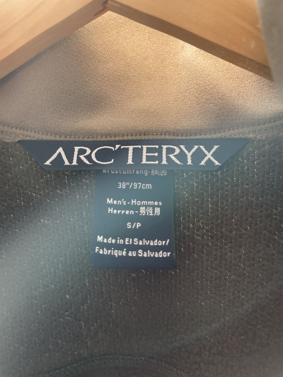 #分享 Arc'teryx 始祖鳥 Arc’teryx Maverick AR 2012 VS. Delta LT 2022 抓絨相互比較 ...