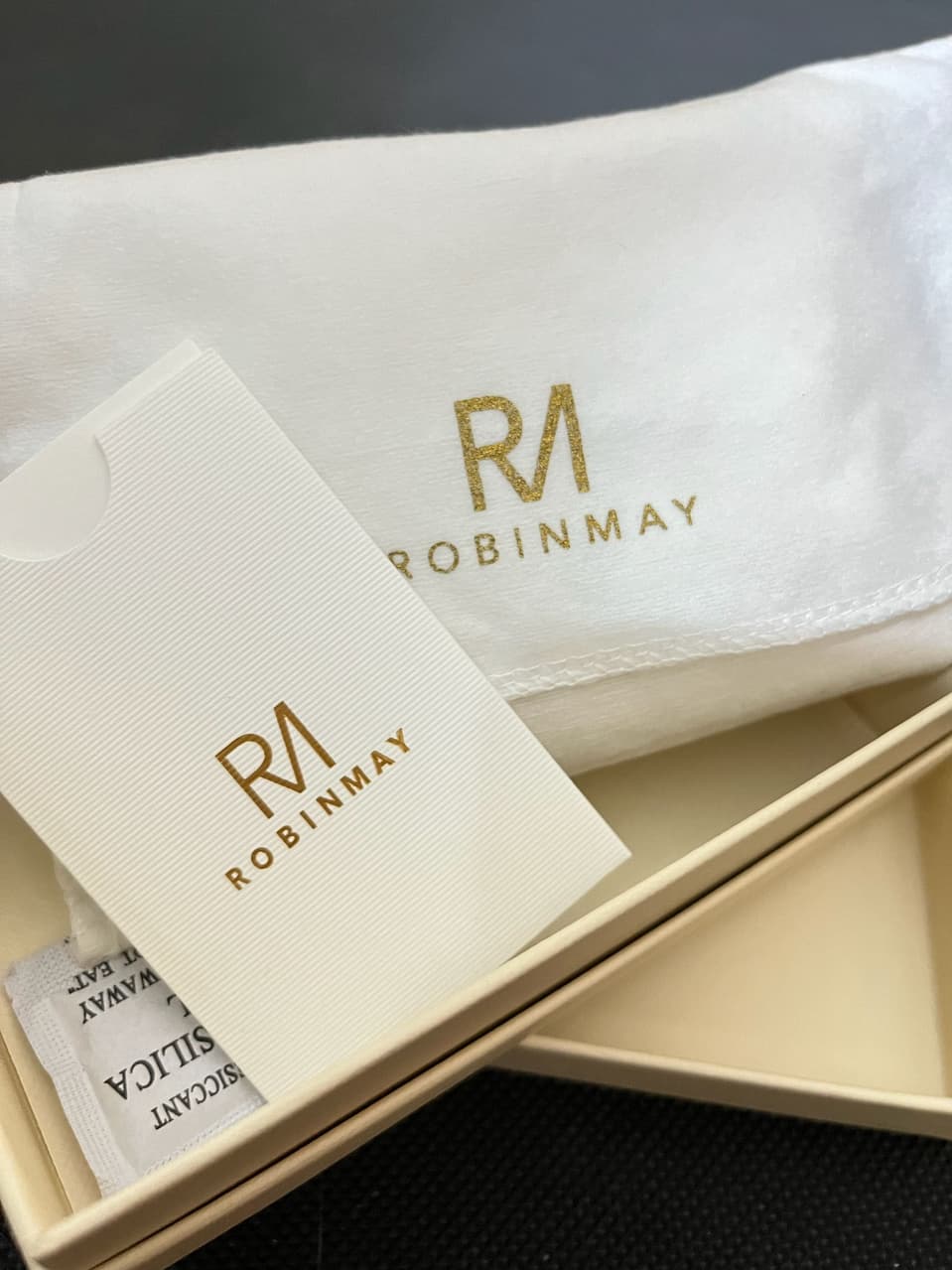 #我要賣 Robinmay真皮短夾（已售） - 二手交易板 | Dcard