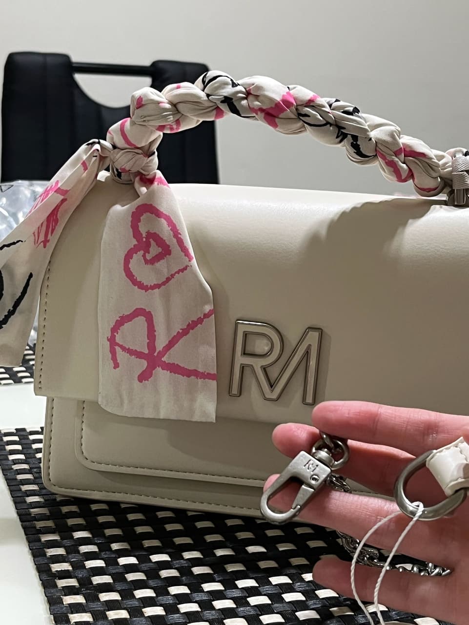 RM包包-這是瑕疵品嗎？！ - 女孩板 | Dcard