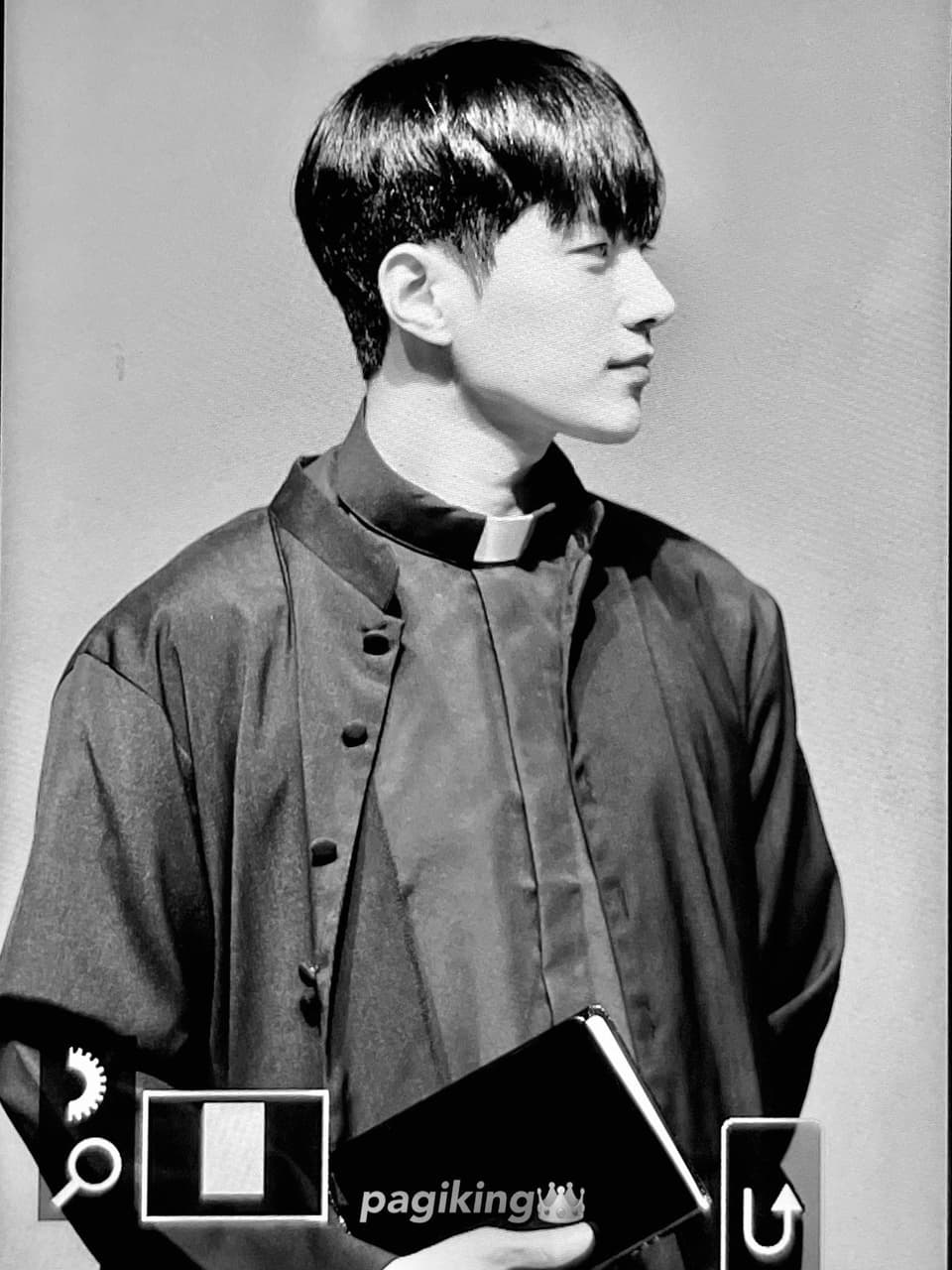 #閒聊 今天在簽售穿神父裝的INFINITE L - INFINITE板 | Dcard