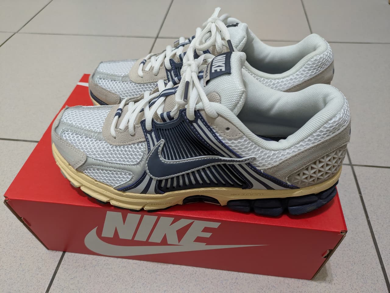 售 Nike Vomero 5 海軍藍 - 聯合大學板 | Dcard