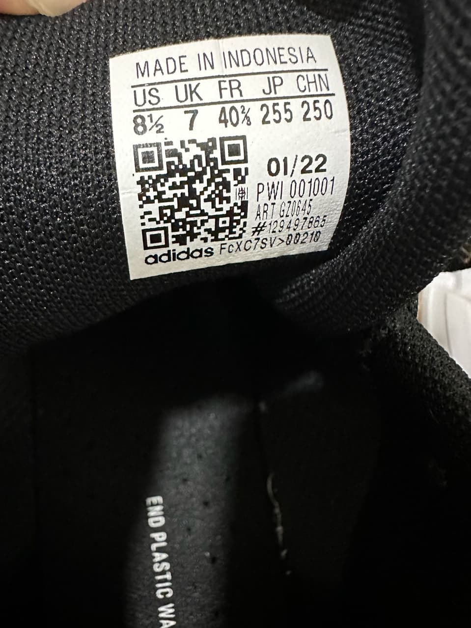 #售二手 #售二手 Adidas鞋子 9.9成新 尺碼25.5 - 二手交易板 | Dcard