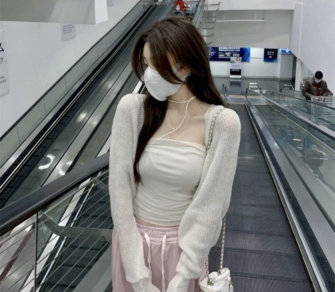 #我要賣 售出 仙女🧚‍♀️必備防曬夏天短版罩衫 - 二手交易板 | Dcard